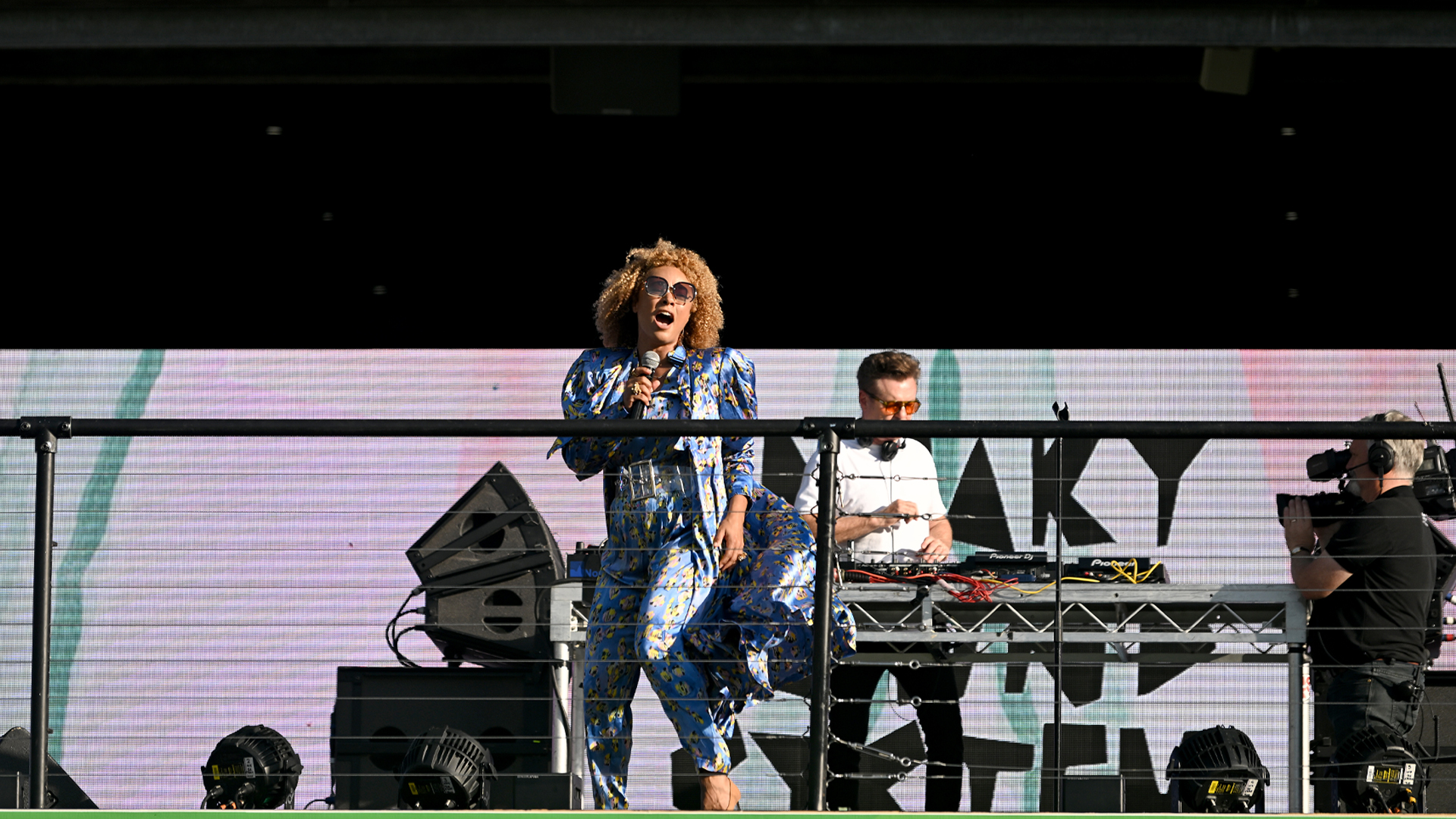 Sneaky Sound System to light up KFC Fried Side Stage at the MCG ...