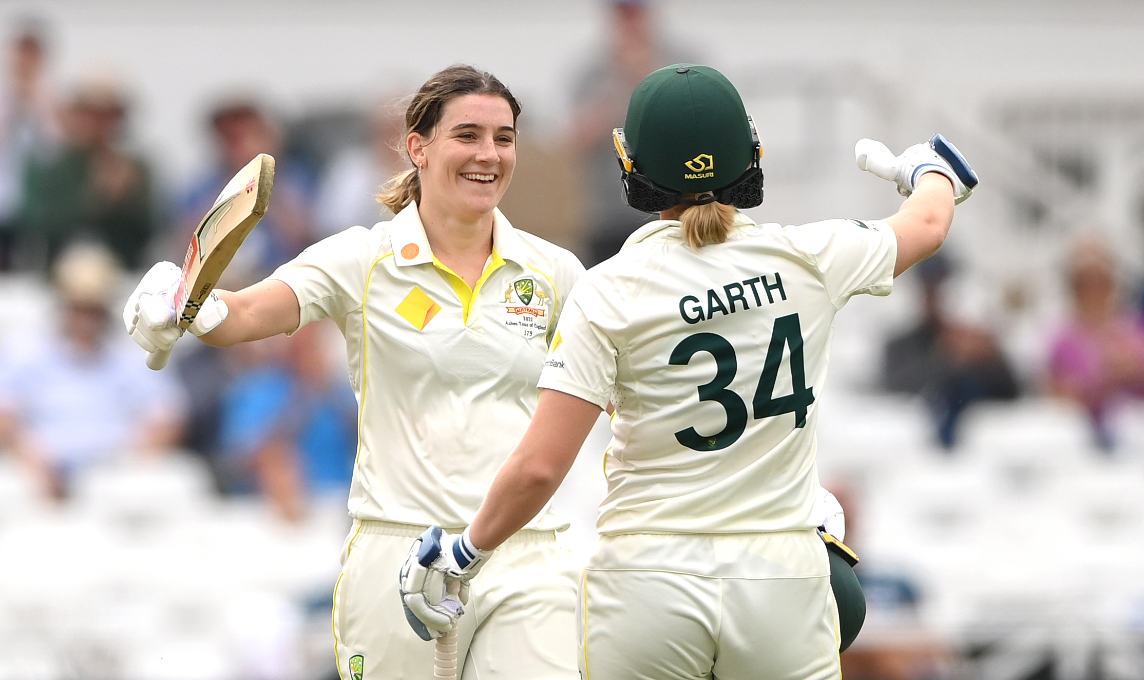 Sutherland, Garth named in Ashes test squad | Melbourne Stars