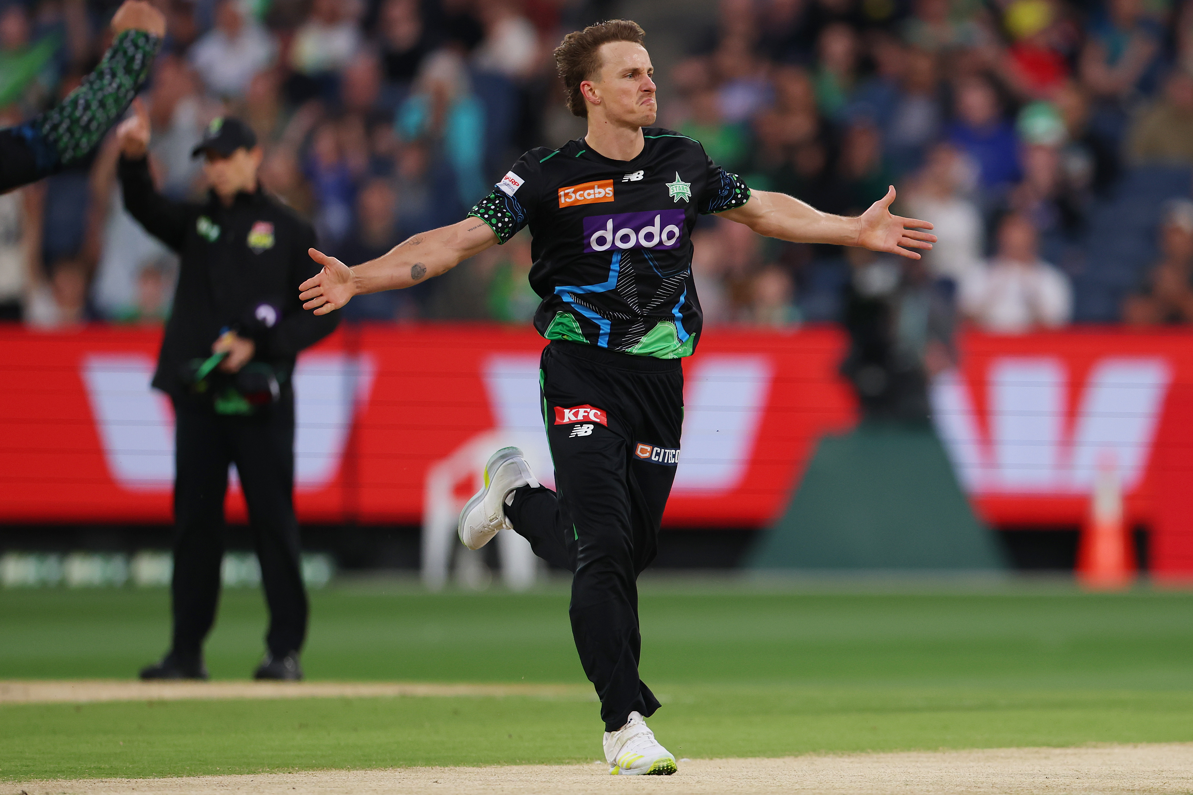 Stars secure finals berth as Curran's four skittles Strikers ...